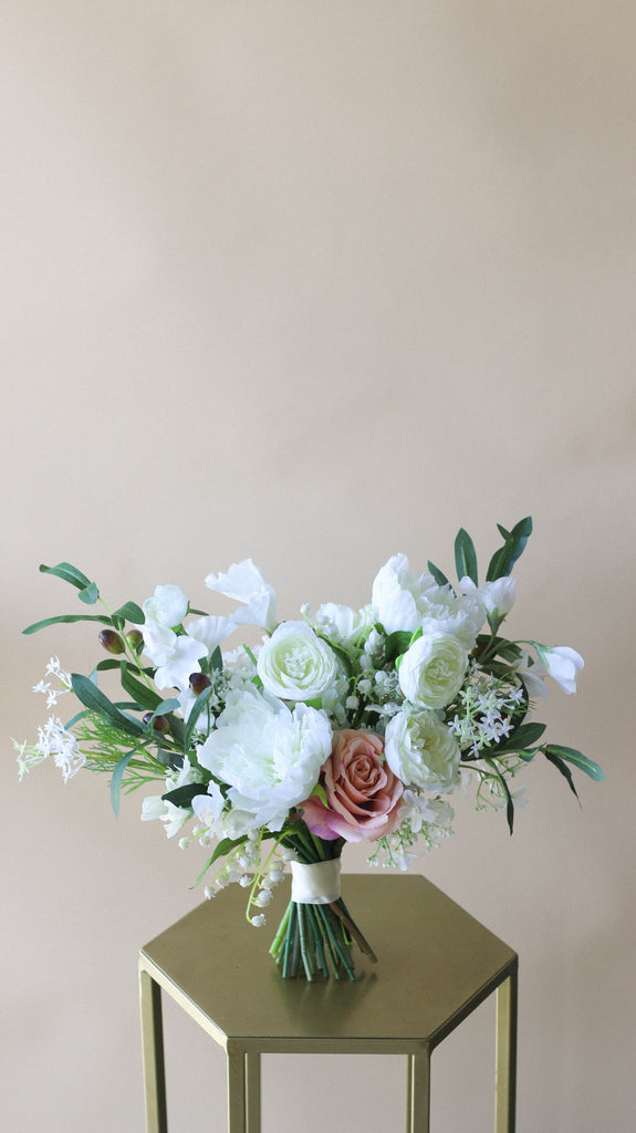 Pilo – Bunny Garden Silk Flowers & Life