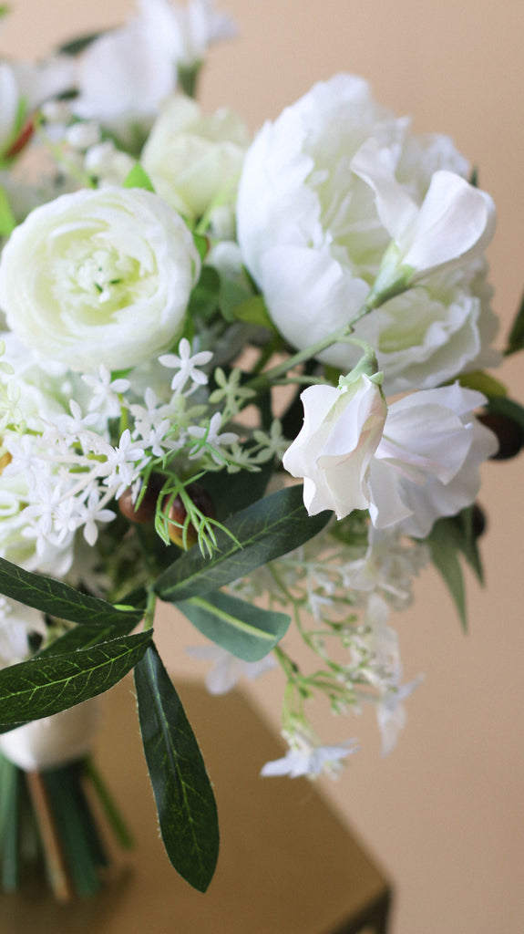 Pilo – Bunny Garden Silk Flowers & Life